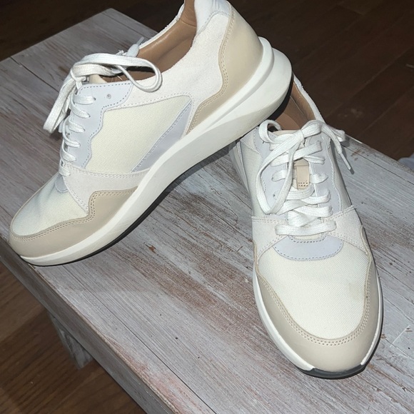Clarks | Shoes | Clarks Un Rio Leather Neutral Toned Sneakers | Poshmark